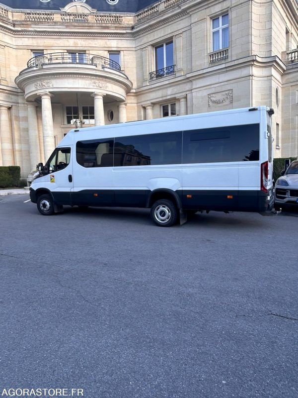 Prodaje se IVECO DAILY LINE putnički minibus na aukciji