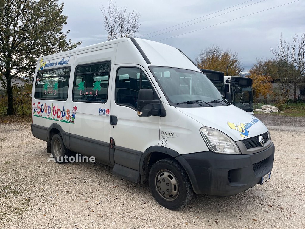 Prodaje se IVECO Daily školski autobus na aukciji