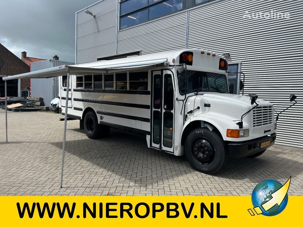 NAVISTAR INT. CORP. 3800 T444E Amerikaanse Schoolbus 8+1 Persoon školski autobus