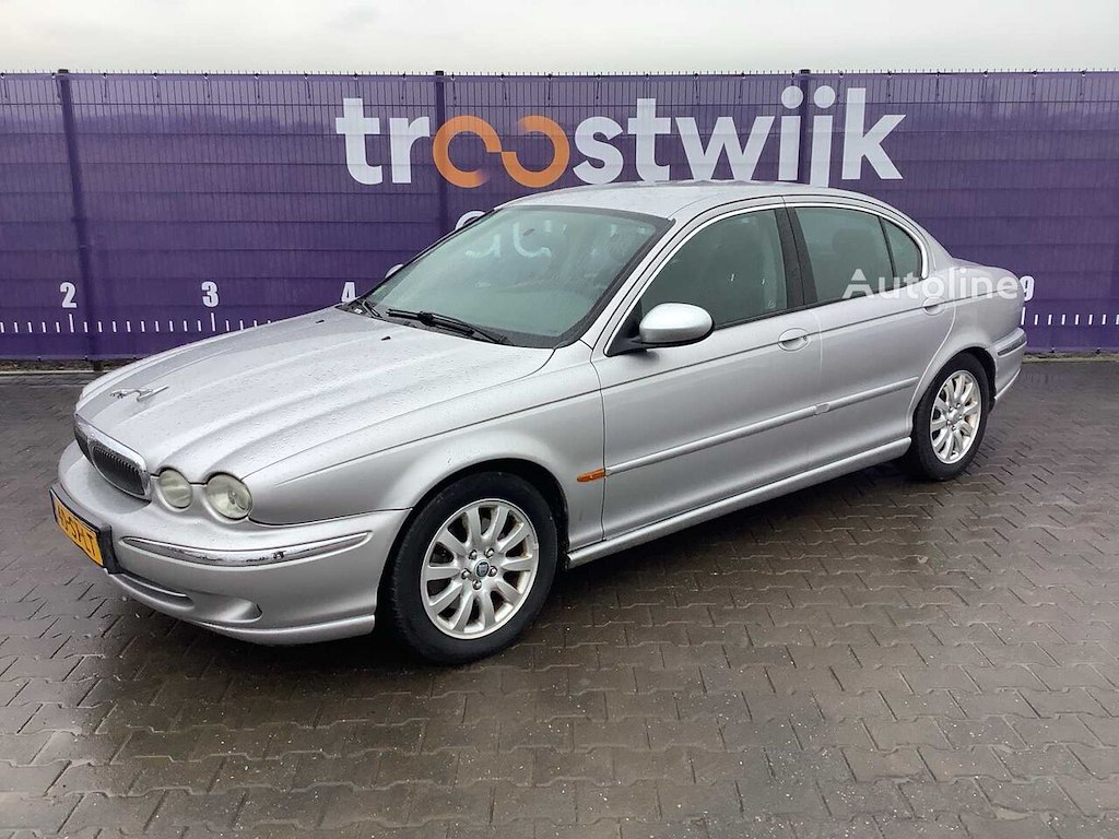 Prodaje se Jaguar X-type 2.0 V6 sedan na aukciji