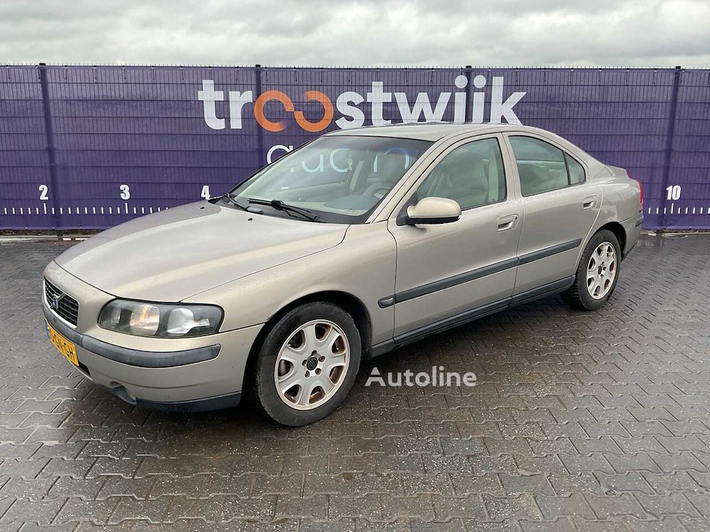 Prodaje se Volvo S60 sedan na aukciji