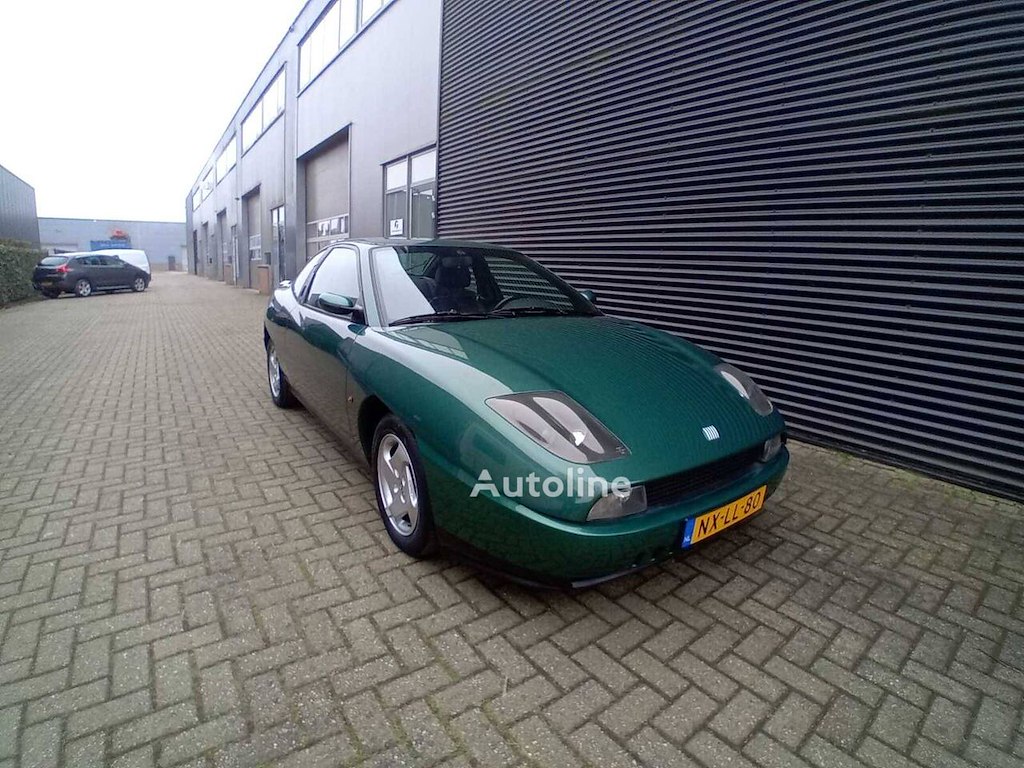 Prodaje se FIAT Coupe sedan na aukciji