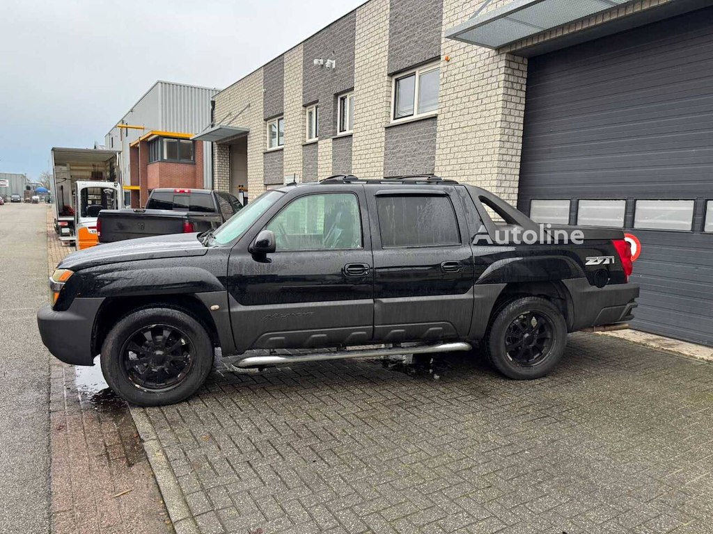 Prodaje se Chevrolet Avalanche Z71 pikap na aukciji