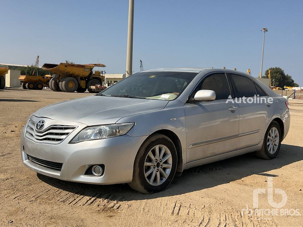 Prodaje se Toyota CAMRY GLX krosover na aukciji