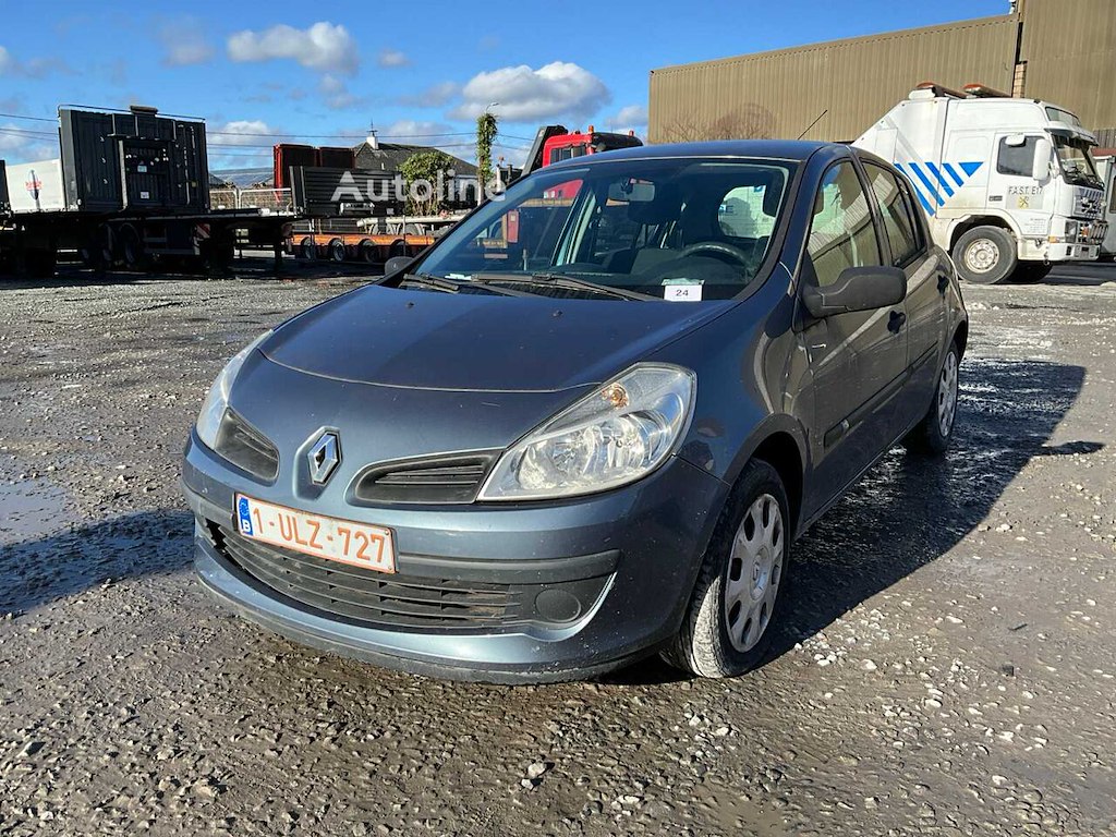 Prodaje se Renault CLIO hečbek na aukciji