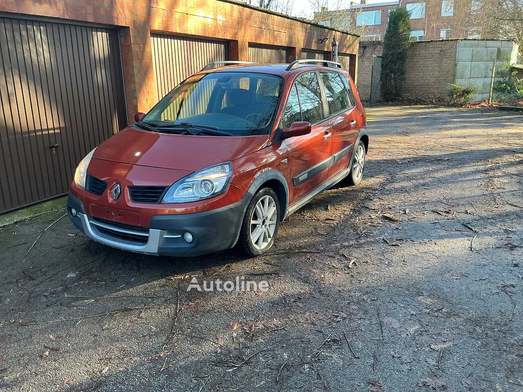 Prodaje se Renault Scenic hečbek na aukciji