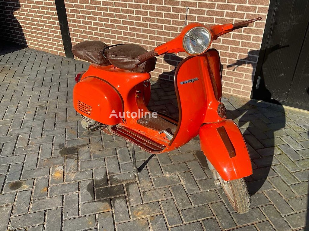 Prodaje se Vespa Piaggio skuter na aukciji