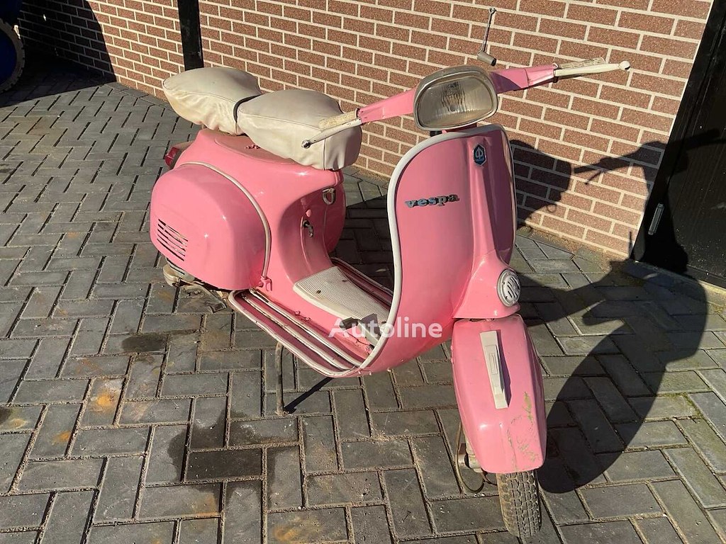 Prodaje se Vespa Piaggio skuter na aukciji