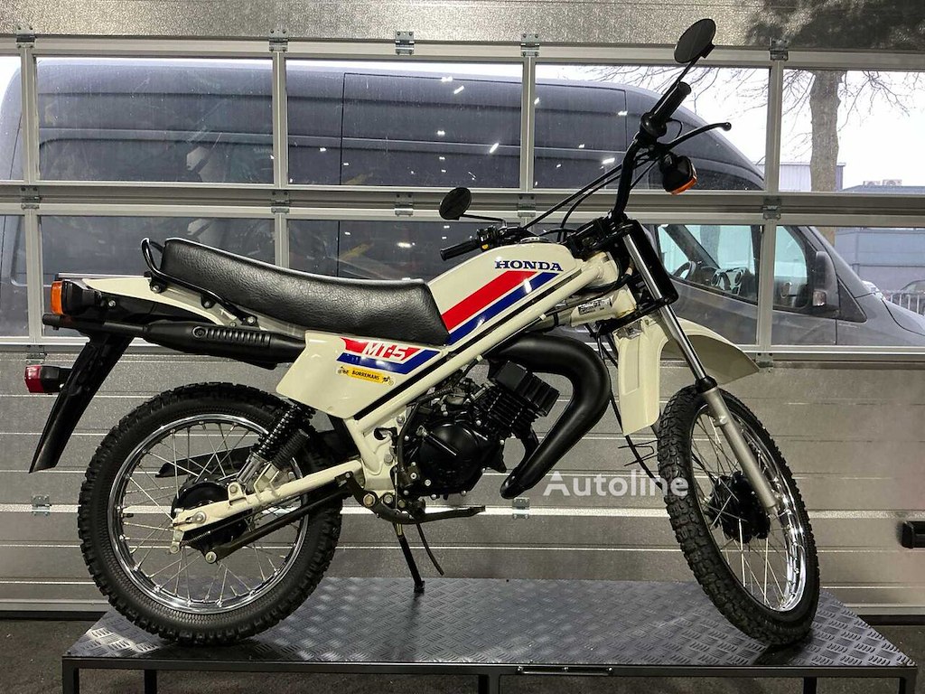 Prodaje se Honda MT-5 moped na aukciji