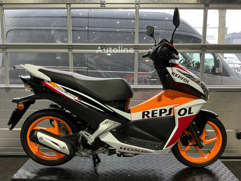 Prodaje se Honda NSC50R Repsol moped na aukciji