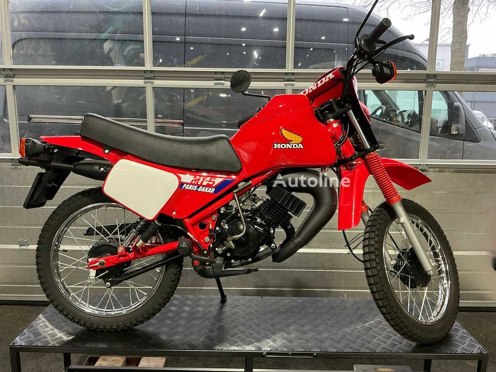 Prodaje se Honda Paris-Dakar moped na aukciji