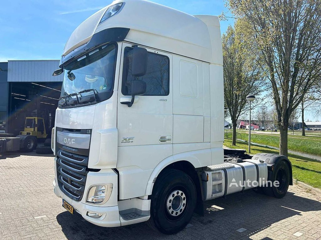 Prodaje se DAF XF tegljač na aukciji