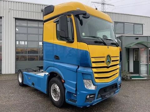 Mercedes-Benz Actros 1843 roetfilter vol tegljač nakon udesa