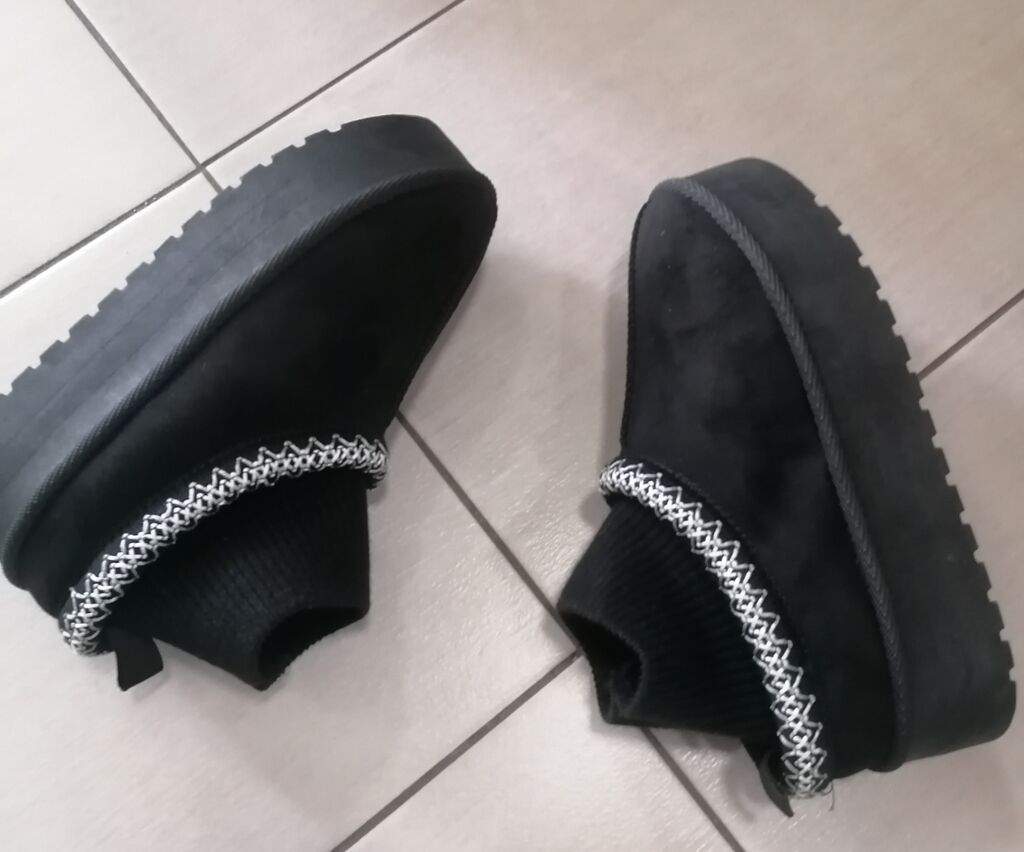 Ugg mini čizme, bоја - Crna, 38