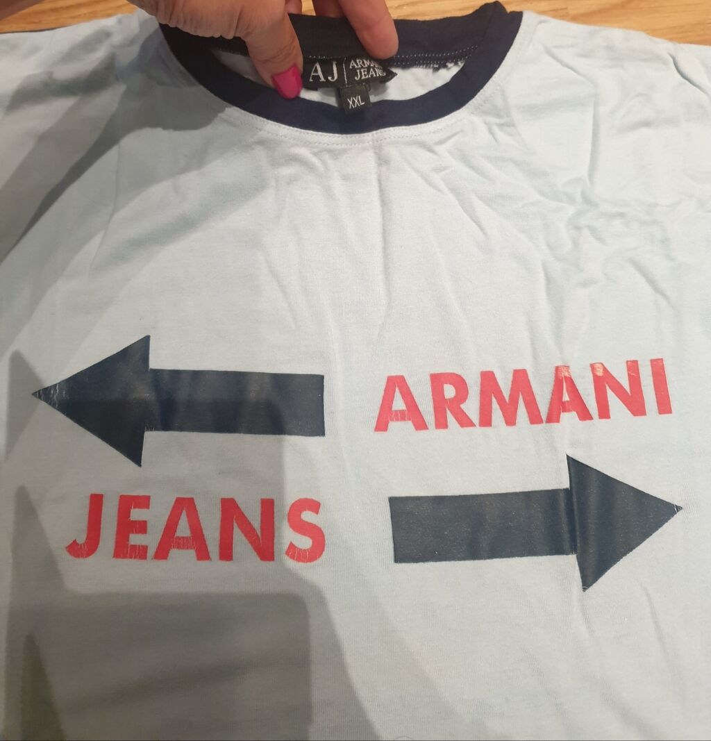 AJ Armani jeans crvena duks majica dugih rukava za muskarce, ima jako