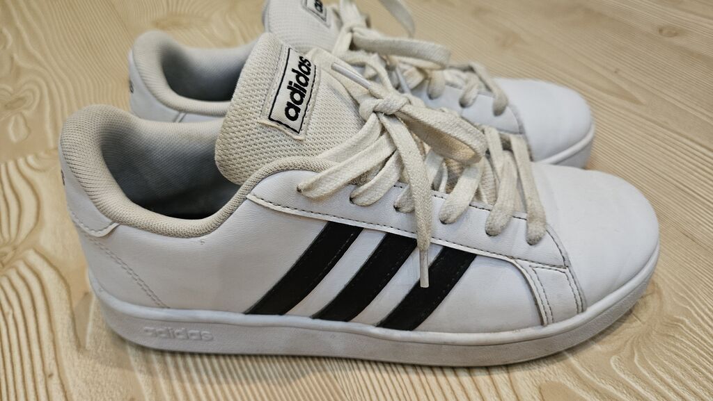 Adidas, Veličina - 37