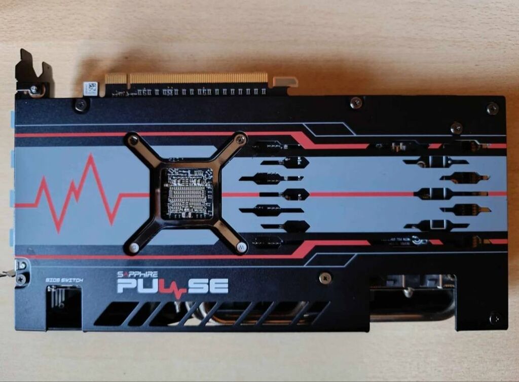 Sapphire Pulse RX 5700 XT  U odličnom stanju sve radi na malim