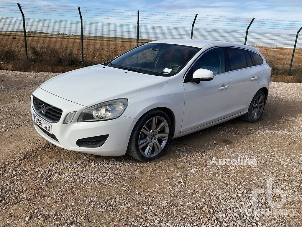 Prodaje se Volvo V60 2.4D krosover na aukciji