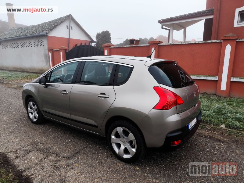 Peugeot 3008 Premium 1.6 HDI Opis