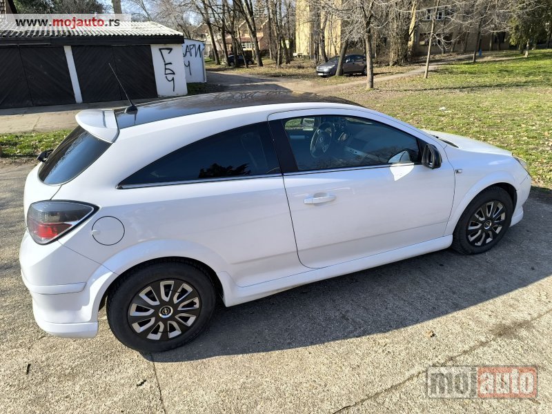 Opel Astra H GTC 1.6