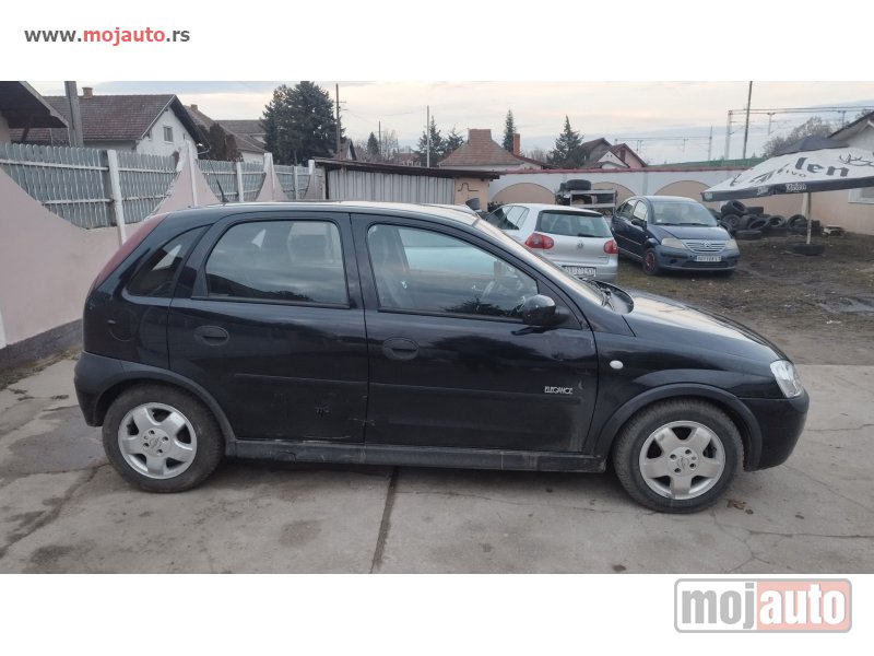 Opel Corsa C 1 2 sa klimom