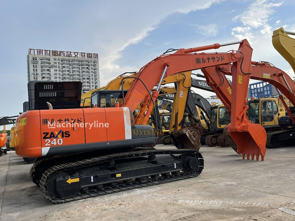 Hitachi ZX240-3 bager guseničar