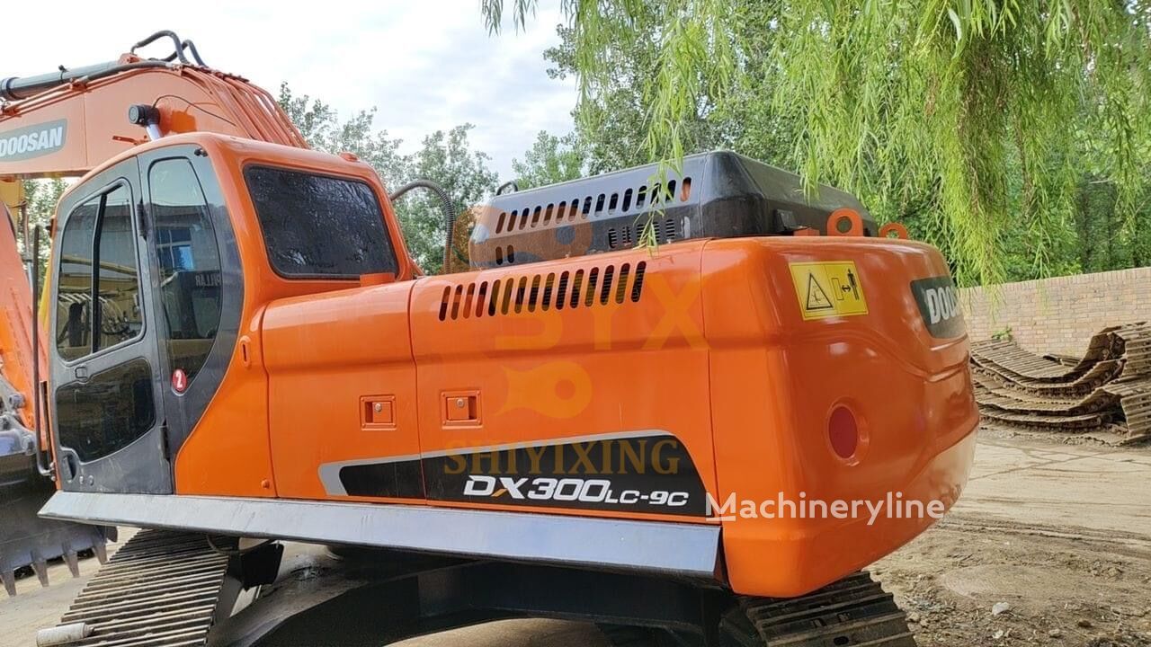 Doosan DX300 bager guseničar