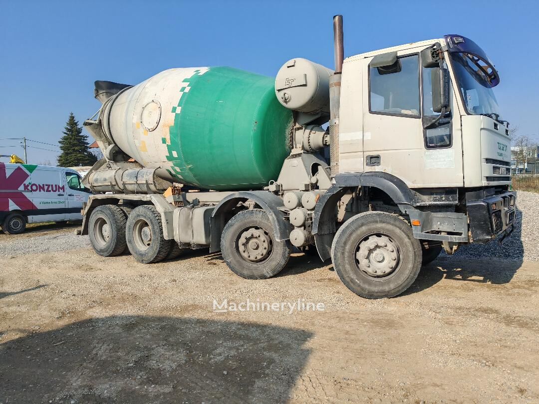 IVECO 340 kamion s mešalicom za beton