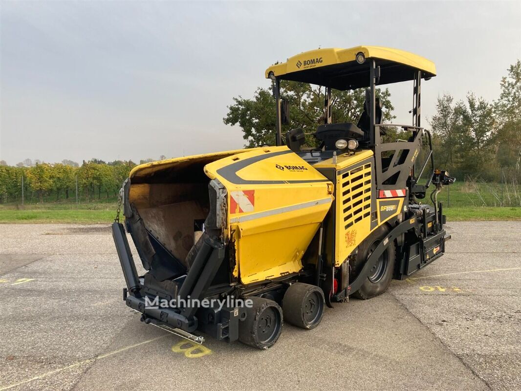 BOMAG BF 300 P-2 S340-2 TV Stage V/Tier 4f asfaltni finišer točkaš