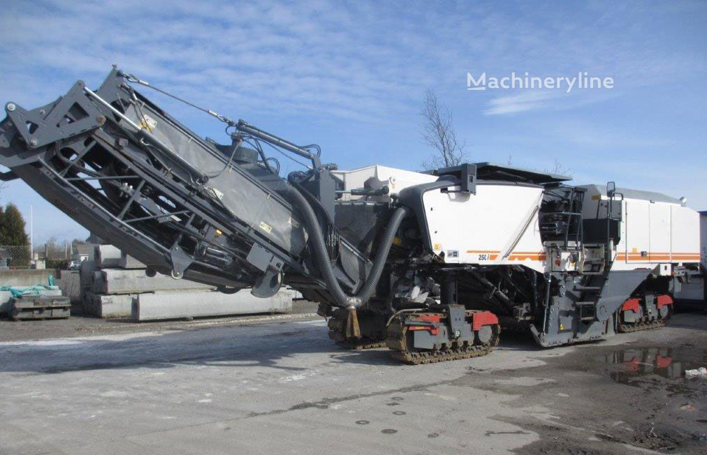 Wirtgen W 250 I glodalica za asfalt