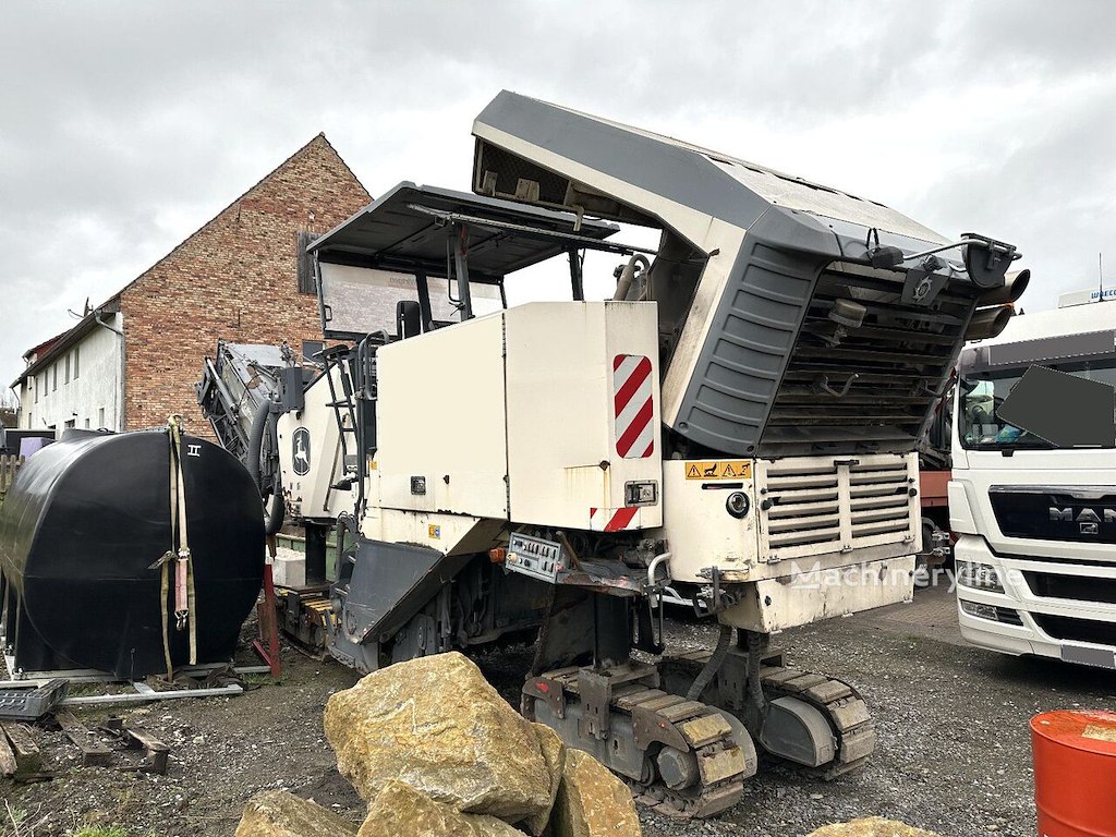 Wirtgen W210i glodalica za asfalt