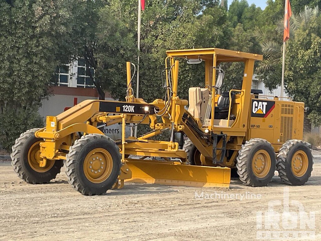 Prodaje se Caterpillar 120K grejder na aukciji