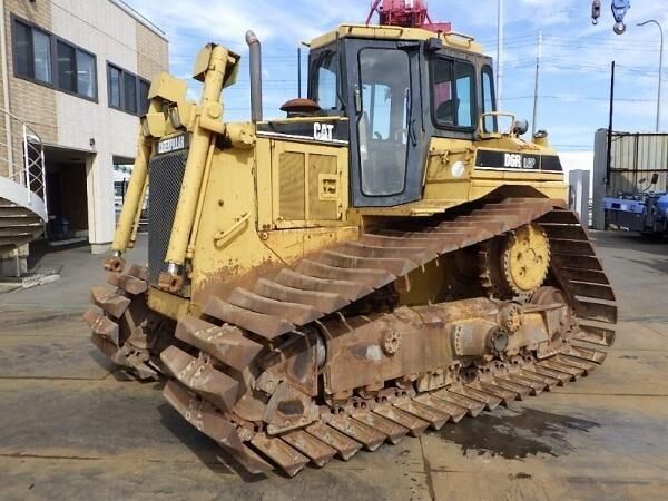 Caterpillar D6R buldožer