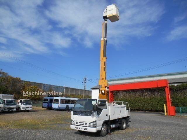 Isuzu ELF auto dizalica s korpom