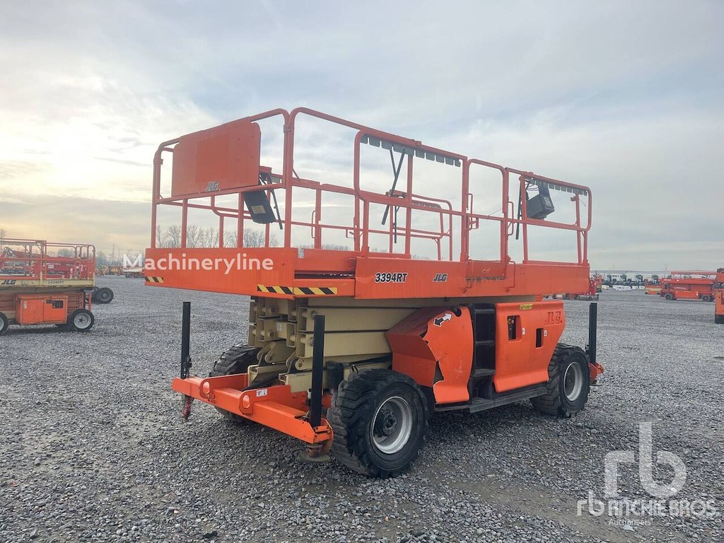 Prodaje se JLG 3394 RT 4x4 Diesel (Inoperable) makazastu platformu na aukciji