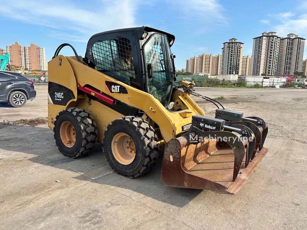 Caterpillar 246C mini utovarivač