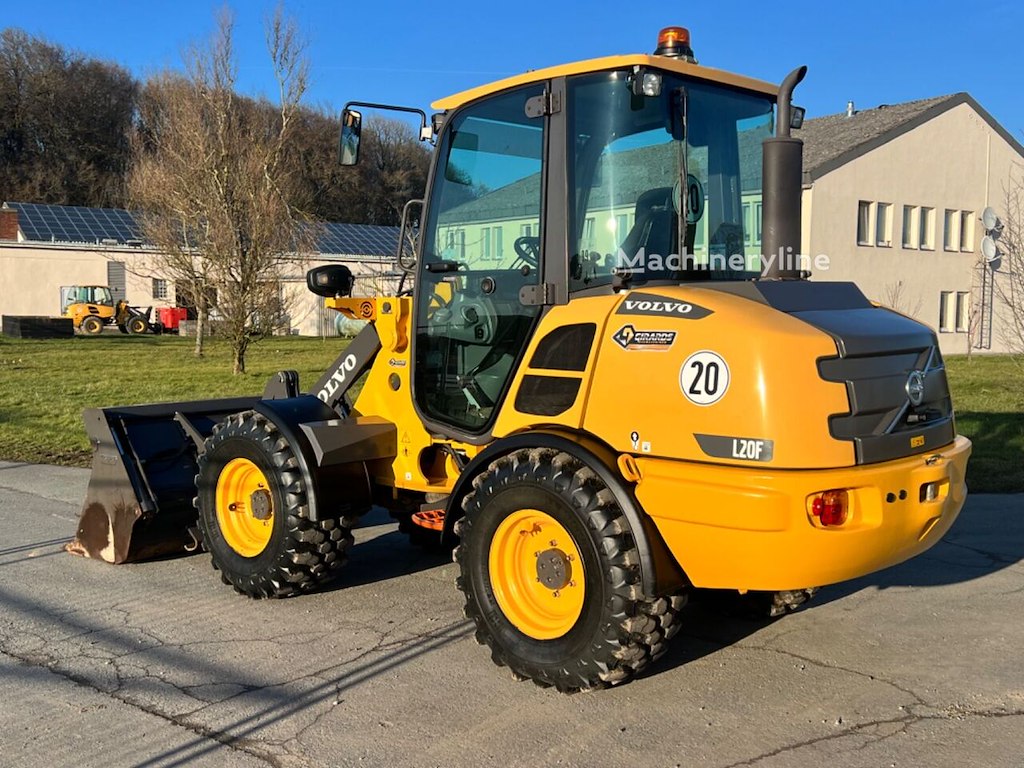 Volvo L20F teleskopski prednji utovarivač