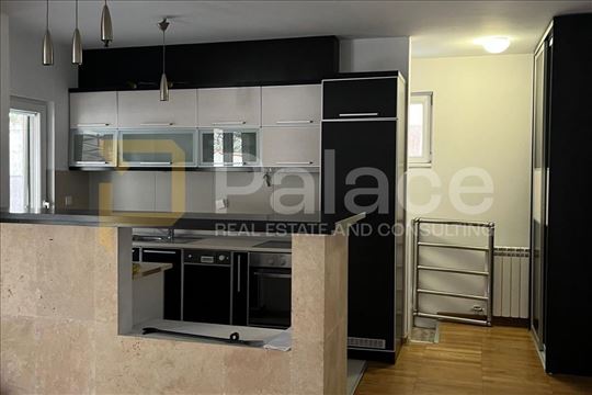 Prodaja stana na Voždovcu - 105m² + 80m² dvorište,