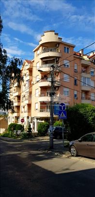 Izdajem apartman u Đurićevoj