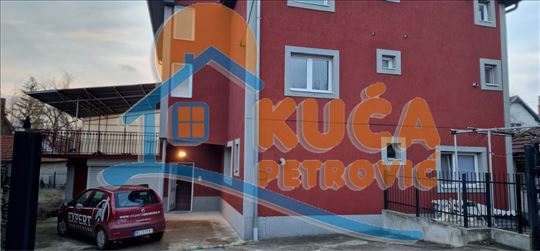 Odlična porodična kuća, 195m2, pr+1+pk, plac 3.53a