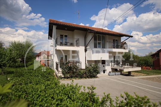 Vrnjačka Banja, Kuća, Vila 7 apartmana