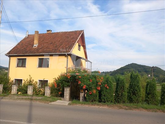 Na prodaju velika porodična kuća u Kosjeriću