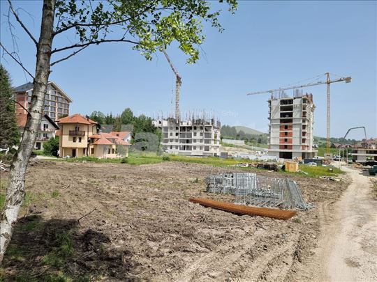 Prodajem građevinsku parcelu u blizini LIDL-a