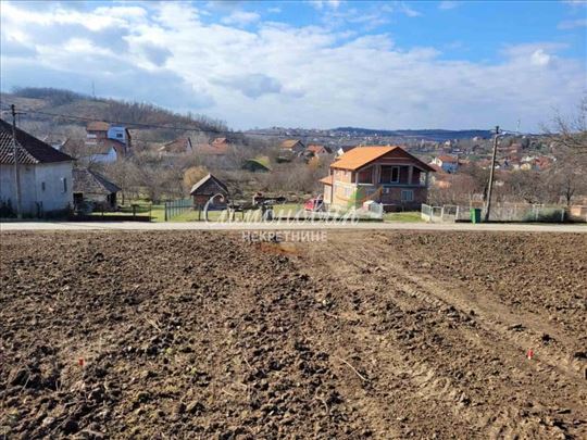 Begaljica,6,58 ari, građevisko zemljište, struja,