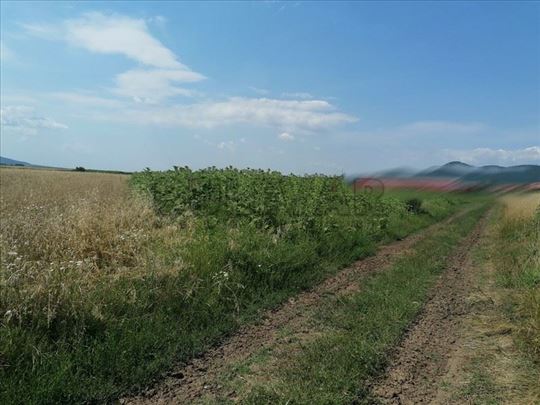 Plac u industrijskoj zoni sa Informacijom o lokaci