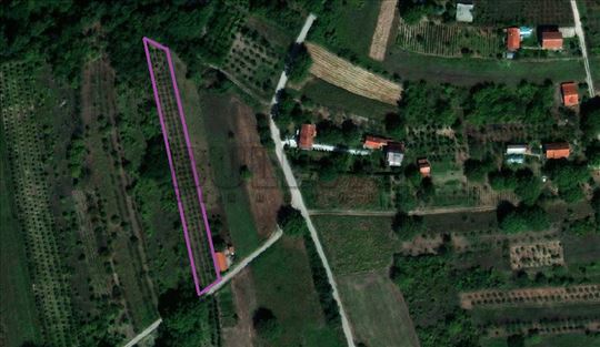 Na prodaju plac površine 2028 m2, vikend naselje