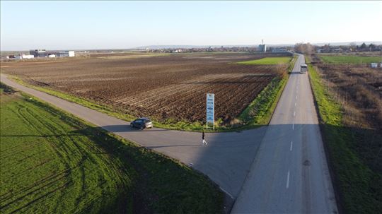 Kovilj 6000m2 građevinsko zemljište hitno