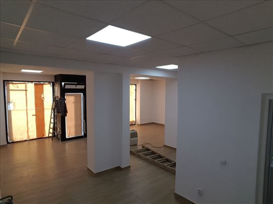 Banovo brdo atraktivna lokacija, veliki izlog 70m2