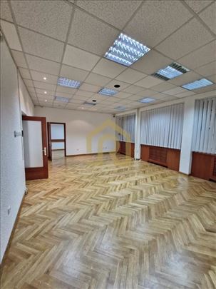 Izdavanje, pp, Skenderbegova, 300m2, Id1485