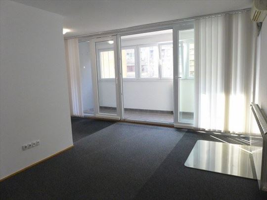 Bulevar Zorana Đinđića, 65m2, 3 prostorije, terasa